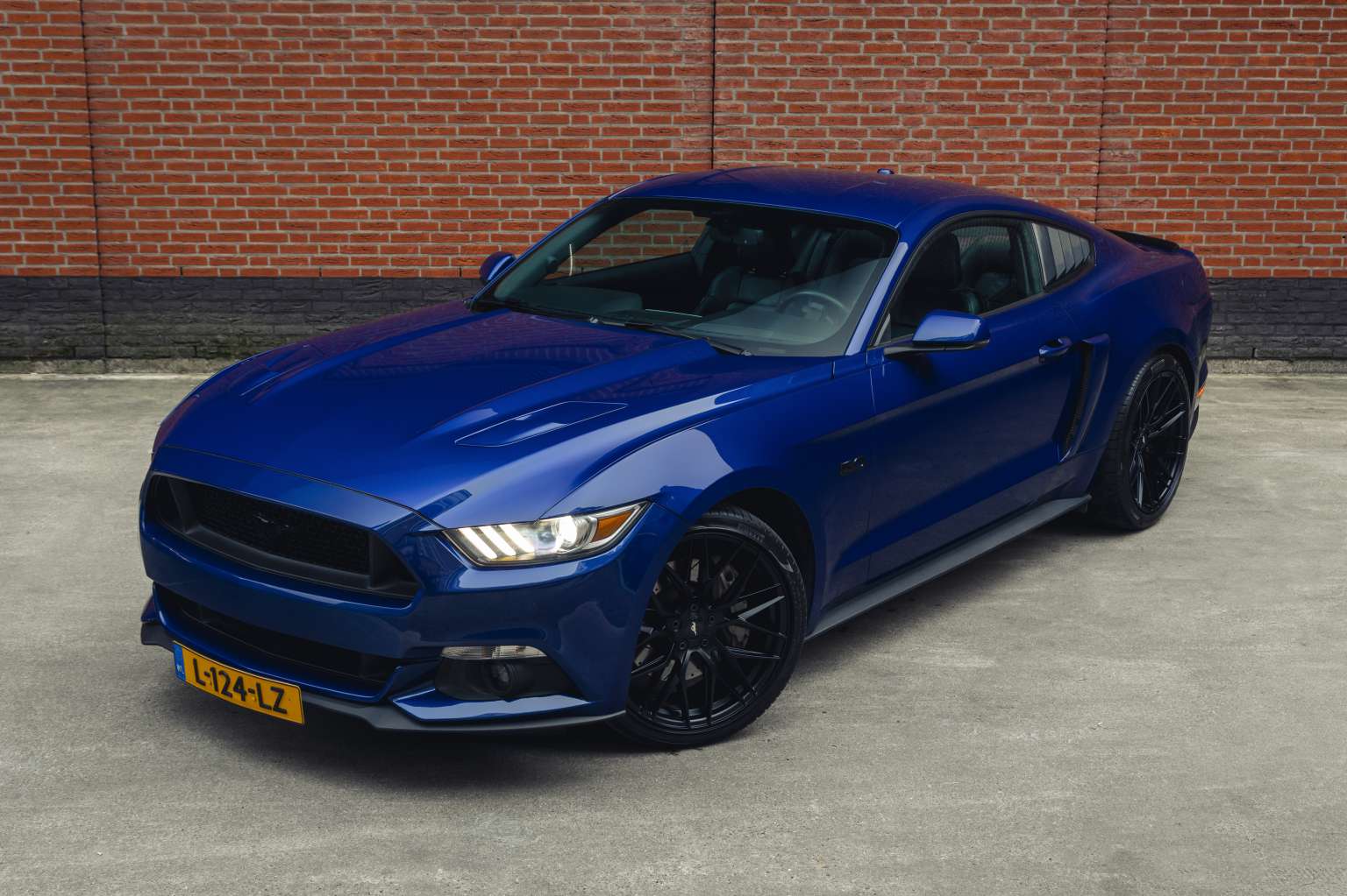 Ford Mustang huren zonder chauffeur? | JS Trouwauto's
